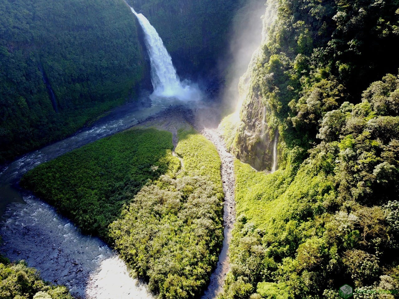 Cascada Mágica del Rio Malo - Amazonia Explorer